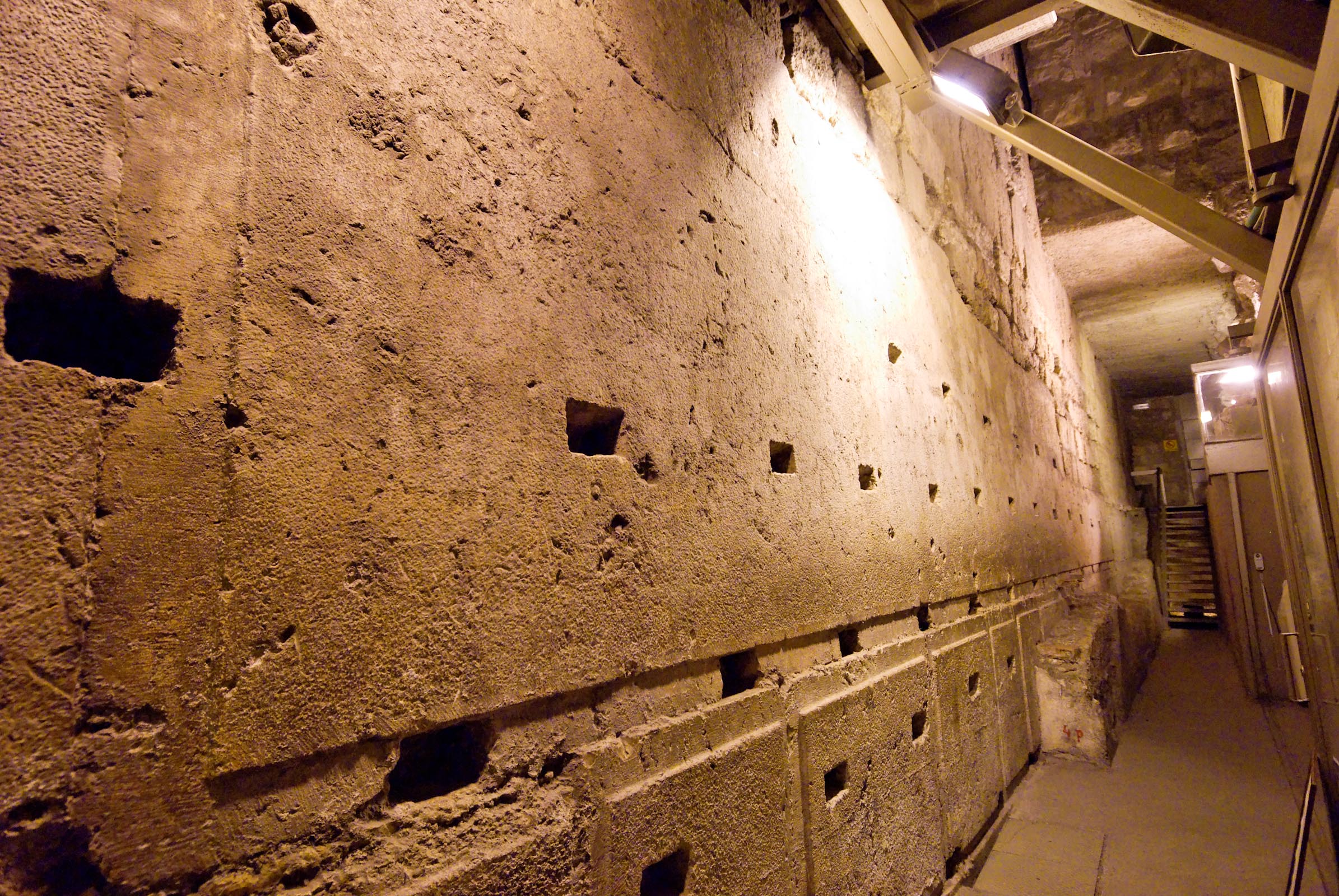 Zoom Back To Ancient Jerusalem Via the Western Wall Tunnel – Tours to the Holy Land